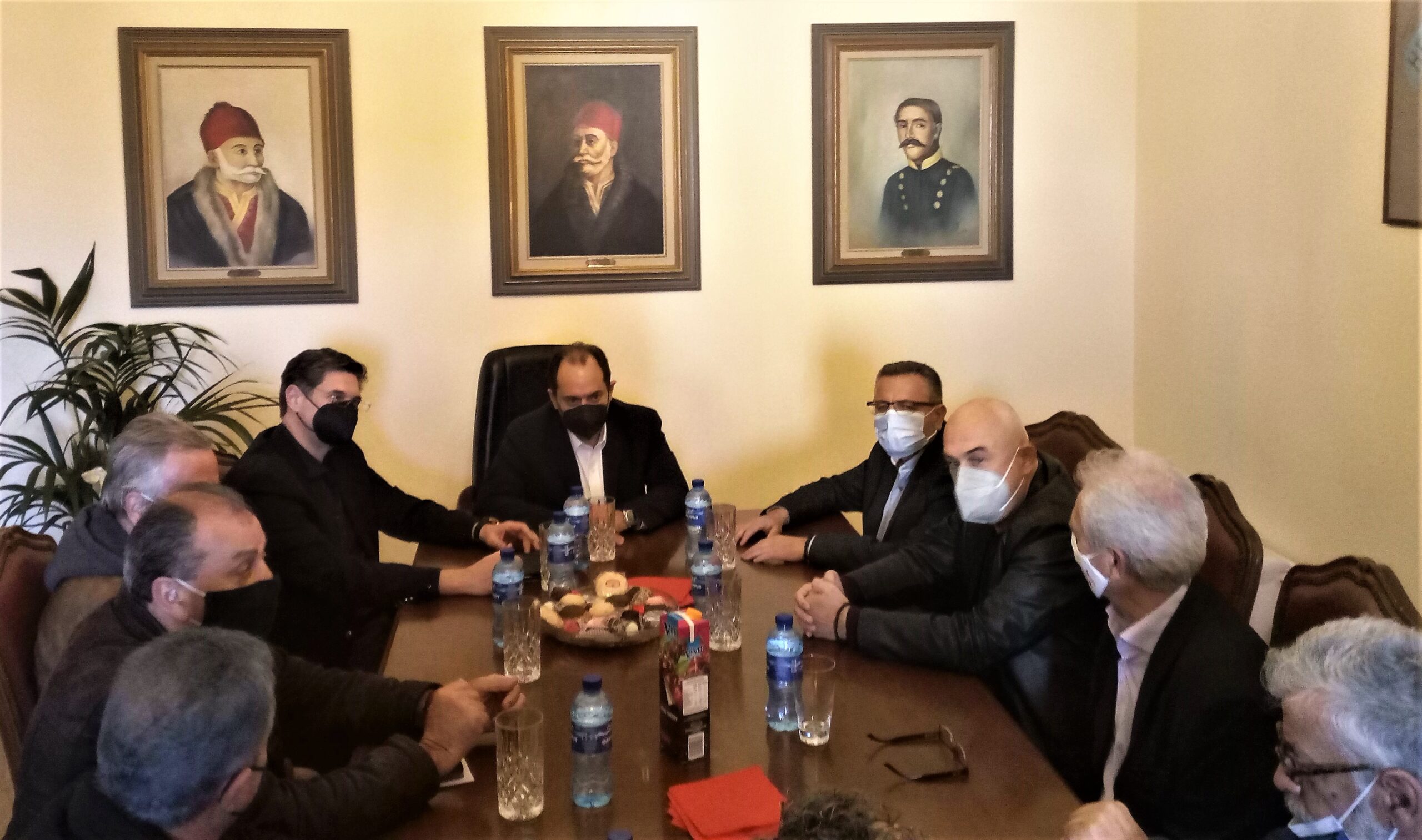 ΣΥΝΑΝΤΗΣΗ ΧΡ. ΣΠΙΡΤΖΗ ΜΕ ΔΗΜΑΡΧΟ ΠΗΝΕΙΟΥ ΑΝΔΡΕΑ ΜΑΡΙΝΟ - Στο τραπέζι το ...