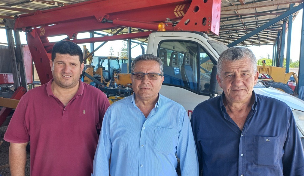 ΕΠΙΣΚΕΨΗ ΔΗΜΑΡΧΟΥ ΠΗΝΕΙΟΥ ΣΤΟΝ ΟΡΧΟ ΟΧΗΜΑΤΩΝ -Μαρίνος: «Η καθαριότητα ...