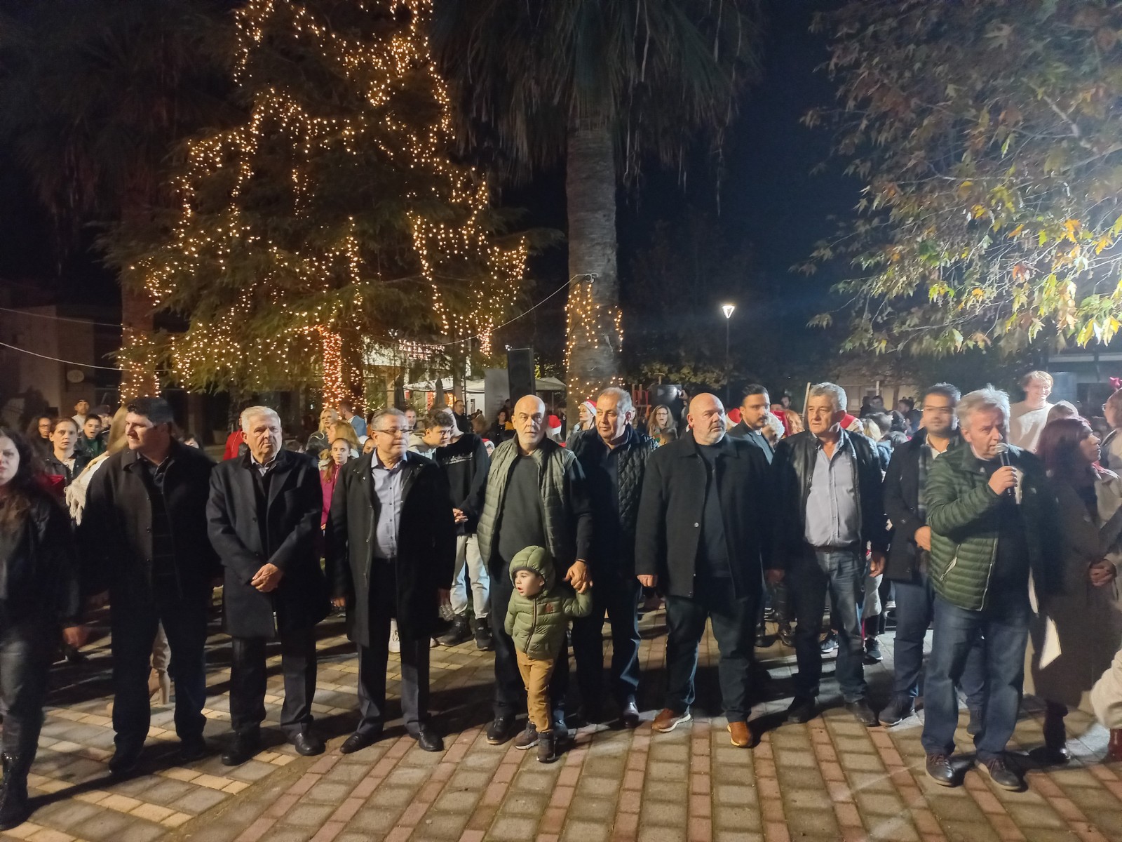 Ο ΔΗΜΟΣ ΠΗΝΕΙΟΥ ΥΠΟΔΕΧΘΗΚΕ ΤΑ ΧΡΙΣΤΟΥΓΕΝΝΑ- ΓΑΣΤΟΥΝΗ: Πλήθος κόσμου στη ...